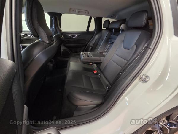 White Volvo V60 2019 in Tartu, with an engine capacity of 2.00 L and mileage of 235 thousand km for 14990 €, photo 9 on AUTOMOTO.COM.LV