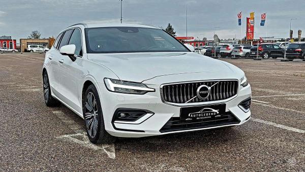 White Volvo V60 2019 in Vilnius, with an engine capacity of 1.97 L and mileage of 305 thousand km for 13200 €, photo 1 on AUTOMOTO.COM.LV