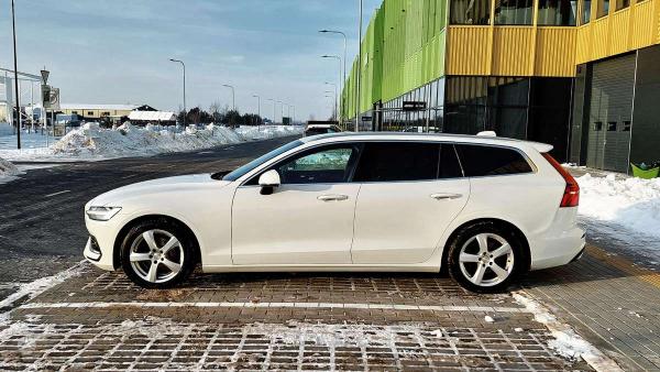 Balts Volvo V60 2019 Viļņa, ar dzinēja tilpumu 1.97 L un nobraukumu 305 tūkst. km par 13700 €, foto 2 vietnē AUTOMOTO.COM.LV