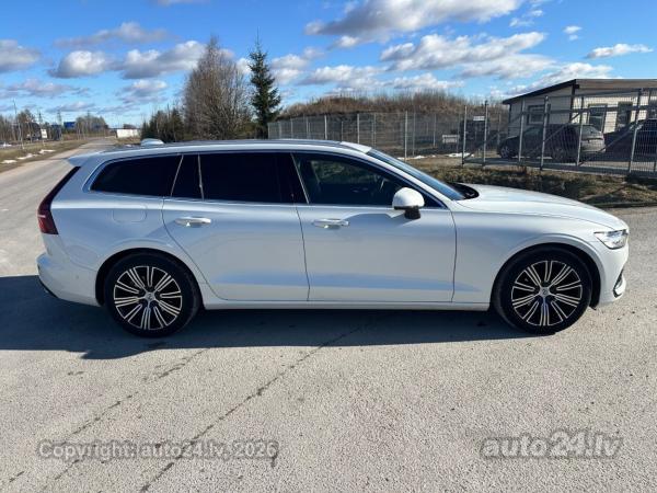 Balts Volvo V60 2019 Tartu, ar dzinēja tilpumu 2.00 L un nobraukumu 206 tūkst. km par 17490 €, foto 4 vietnē AUTOMOTO.COM.LV