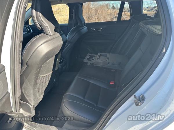Balts Volvo V60 2019 Tartu, ar dzinēja tilpumu 2.00 L un nobraukumu 206 tūkst. km par 17490 €, foto 9 vietnē AUTOMOTO.COM.LV