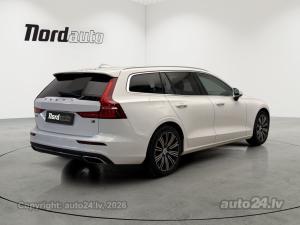 White Volvo V60 2019 in Tallinn, with an engine capacity of 2.00 L and mileage of 99 thousand km for 23900 €, photo 2 on AUTOMOTO.COM.LV
