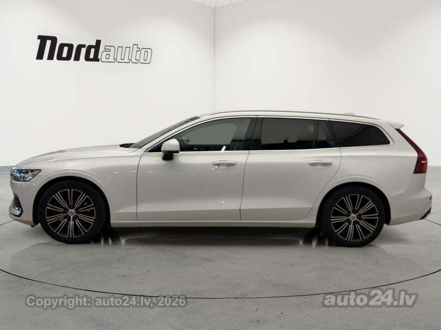 White Volvo V60 2019 in Tallinn, with an engine capacity of 2.00 L and mileage of 99 thousand km for 23900 €, photo 4 on AUTOMOTO.COM.LV