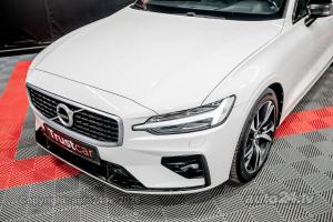 Balts Volvo V60 2019 Pērnava, ar dzinēja tilpumu 2.00 L un nobraukumu 238 tūkst. km par 16990 €, foto 3 vietnē AUTOMOTO.COM.LV