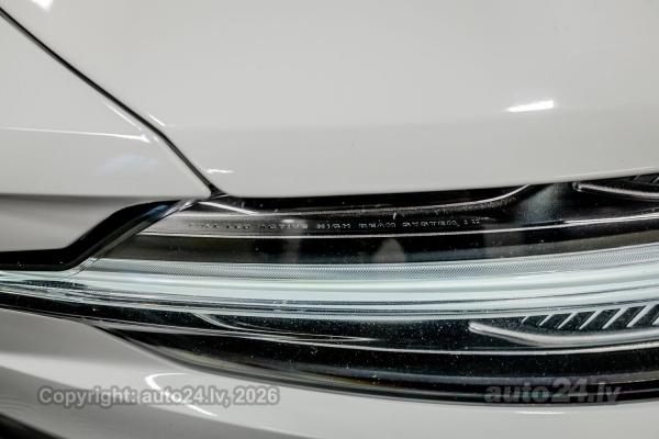 Balts Volvo V60 2019 Pērnava, ar dzinēja tilpumu 2.00 L un nobraukumu 238 tūkst. km par 16990 €, foto 3 vietnē AUTOMOTO.COM.LV