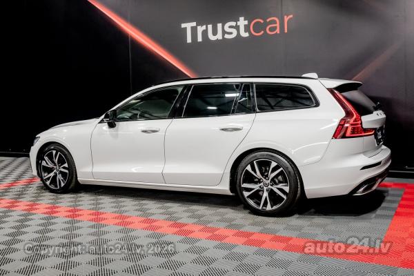 Balts Volvo V60 2019 Pērnava, ar dzinēja tilpumu 2.00 L un nobraukumu 238 tūkst. km par 16990 €, foto 7 vietnē AUTOMOTO.COM.LV