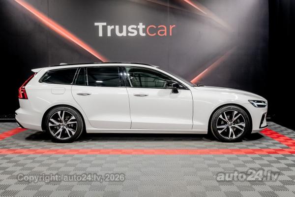 Balts Volvo V60 2019 Pērnava, ar dzinēja tilpumu 2.00 L un nobraukumu 238 tūkst. km par 16990 €, foto 9 vietnē AUTOMOTO.COM.LV