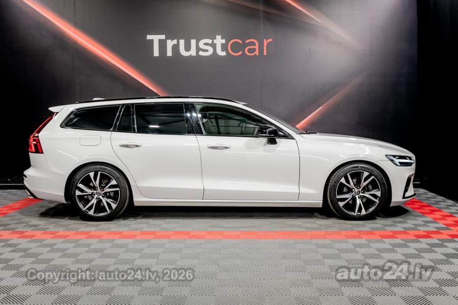 Balts Volvo V60 2019 Pērnava, ar dzinēja tilpumu 2.00 L un nobraukumu 238 tūkst. km par 16990 €, foto 10 vietnē AUTOMOTO.COM.LV