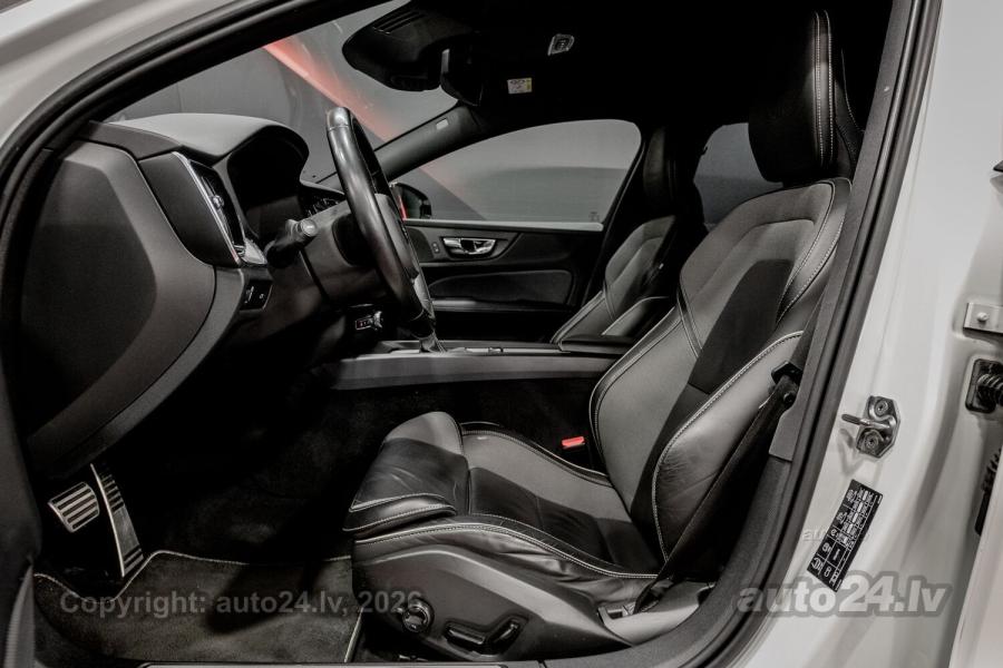 Balts Volvo V60 2019 Pērnava, ar dzinēja tilpumu 2.00 L un nobraukumu 238 tūkst. km par 16990 €, foto 13 vietnē AUTOMOTO.COM.LV