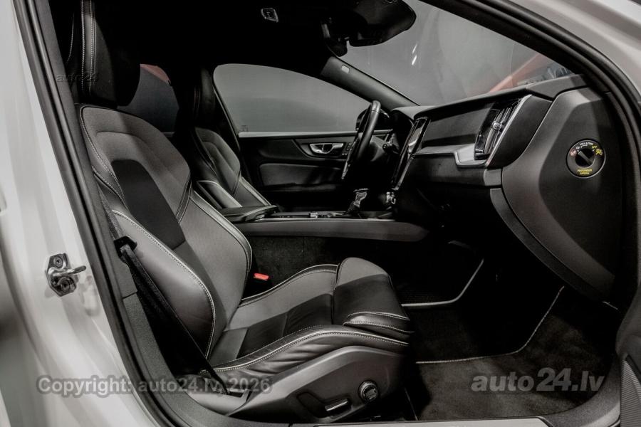 Balts Volvo V60 2019 Pērnava, ar dzinēja tilpumu 2.00 L un nobraukumu 238 tūkst. km par 16990 €, foto 14 vietnē AUTOMOTO.COM.LV