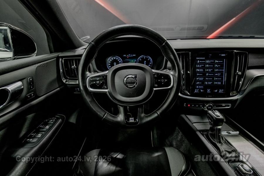 Balts Volvo V60 2019 Pērnava, ar dzinēja tilpumu 2.00 L un nobraukumu 238 tūkst. km par 16990 €, foto 18 vietnē AUTOMOTO.COM.LV
