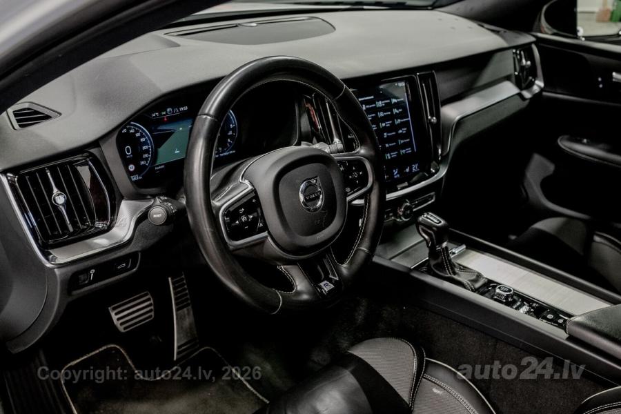 Balts Volvo V60 2019 Pērnava, ar dzinēja tilpumu 2.00 L un nobraukumu 238 tūkst. km par 16990 €, foto 22 vietnē AUTOMOTO.COM.LV