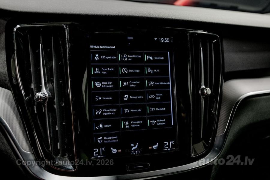 Balts Volvo V60 2019 Pērnava, ar dzinēja tilpumu 2.00 L un nobraukumu 238 tūkst. km par 16990 €, foto 24 vietnē AUTOMOTO.COM.LV