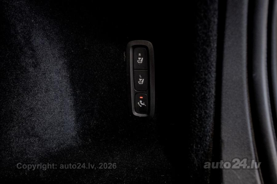 Balts Volvo V60 2019 Pērnava, ar dzinēja tilpumu 2.00 L un nobraukumu 238 tūkst. km par 16990 €, foto 30 vietnē AUTOMOTO.COM.LV