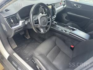 White Volvo V60 2019 in Riga, with an engine capacity of 2.00 L and mileage of 189 thousand km for 19200 €, photo 8 on AUTOMOTO.COM.LV
