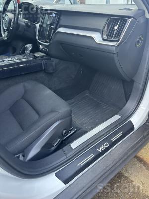 White Volvo V60 2019 in Riga, with an engine capacity of 2.00 L and mileage of 189 thousand km for 19200 €, photo 9 on AUTOMOTO.COM.LV