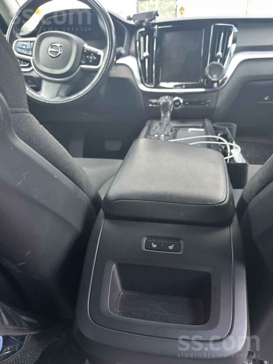 White Volvo V60 2019 in Riga, with an engine capacity of 2.00 L and mileage of 189 thousand km for 19200 €, photo 11 on AUTOMOTO.COM.LV