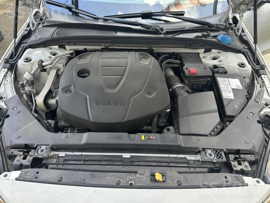 White Volvo V60 2019 in Riga, with an engine capacity of 2.00 L and mileage of 189 thousand km for 19200 €, photo 16 on AUTOMOTO.COM.LV