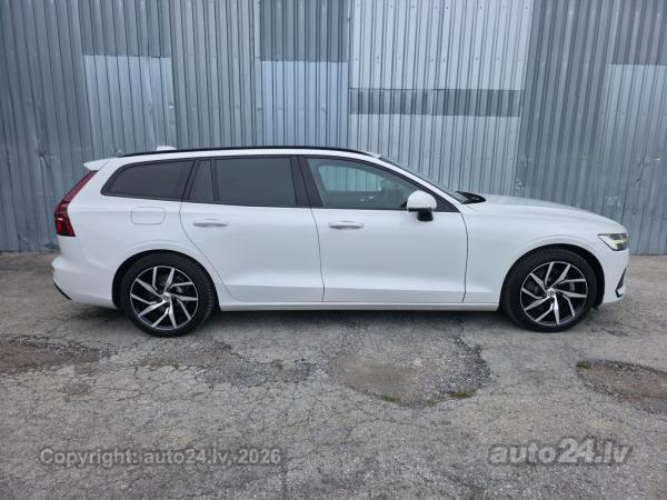 White Volvo V60 2019 in Tallinn, with an engine capacity of 2.00 L and mileage of 338 thousand km for 11790 €, photo 5 on AUTOMOTO.COM.LV