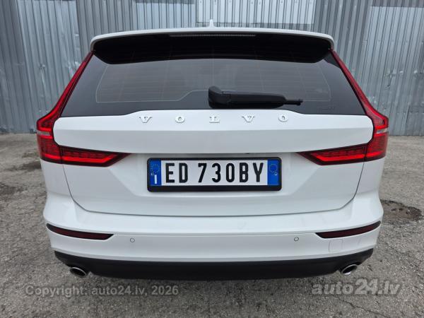 White Volvo V60 2019 in Tallinn, with an engine capacity of 2.00 L and mileage of 338 thousand km for 11790 €, photo 8 on AUTOMOTO.COM.LV