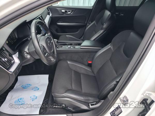 White Volvo V60 2019 in Tallinn, with an engine capacity of 2.00 L and mileage of 338 thousand km for 11790 €, photo 9 on AUTOMOTO.COM.LV