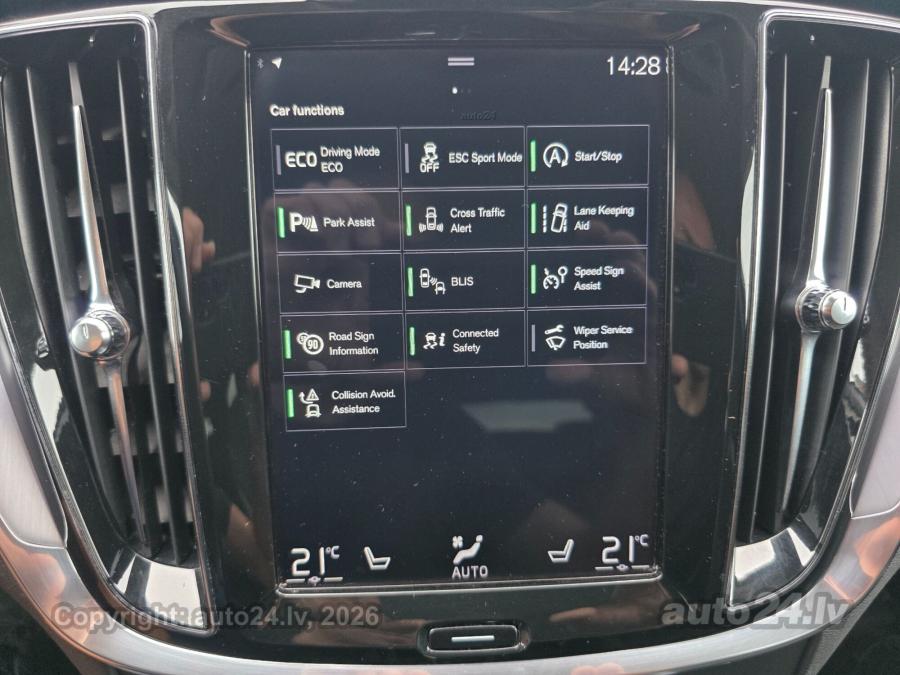 Белый Вольво B60 2019 в Таллин, объемом двигателя 2.00 л и пробегом 338 тыс. км за 11790 €, фото 19 на AUTOMOTO.COM.LV