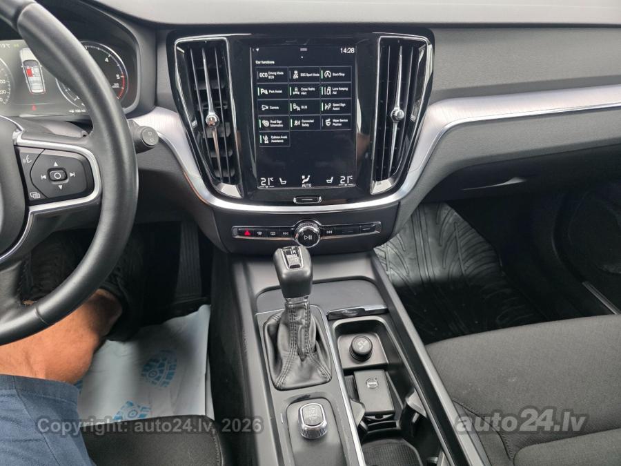 Белый Вольво B60 2019 в Таллин, объемом двигателя 2.00 л и пробегом 338 тыс. км за 11790 €, фото 21 на AUTOMOTO.COM.LV
