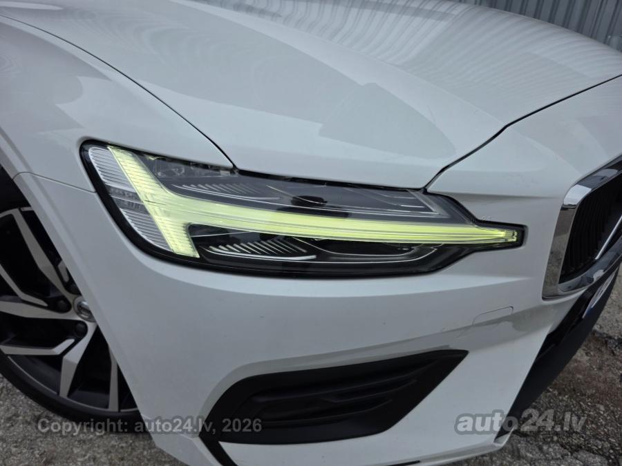 Белый Вольво B60 2019 в Таллин, объемом двигателя 2.00 л и пробегом 338 тыс. км за 11790 €, фото 30 на AUTOMOTO.COM.LV