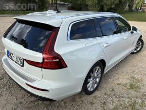 Balts Volvo V60 2019 Rīga, ar dzinēja tilpumu 2.00 L un nobraukumu 233 tūkst. km par 17500 €, foto 5 vietnē AUTOMOTO.COM.LV