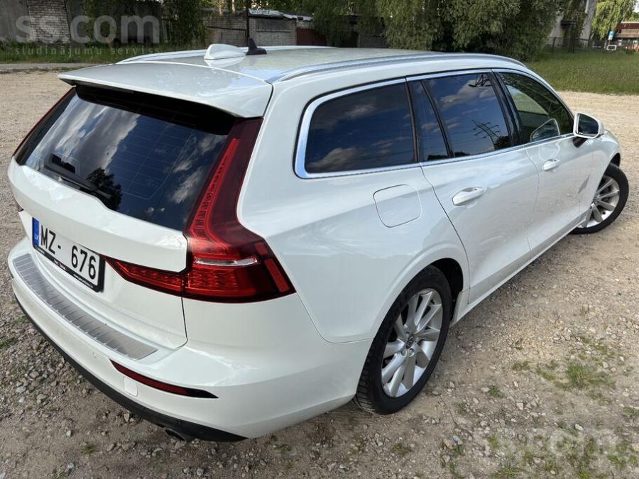 Balts Volvo V60 2019 Rīga, ar dzinēja tilpumu 2.00 L un nobraukumu 233 tūkst. km par 17500 €, foto 5 vietnē AUTOMOTO.COM.LV