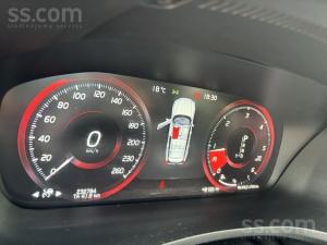 Balts Volvo V60 2019 Rīga, ar dzinēja tilpumu 2.00 L un nobraukumu 233 tūkst. km par 17500 €, foto 9 vietnē AUTOMOTO.COM.LV