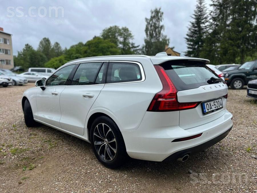 Balts Volvo V60 2019 Kuldīga, ar dzinēja tilpumu 2.00 L un nobraukumu 305 tūkst. km par 13090 €, foto 4 vietnē AUTOMOTO.COM.LV
