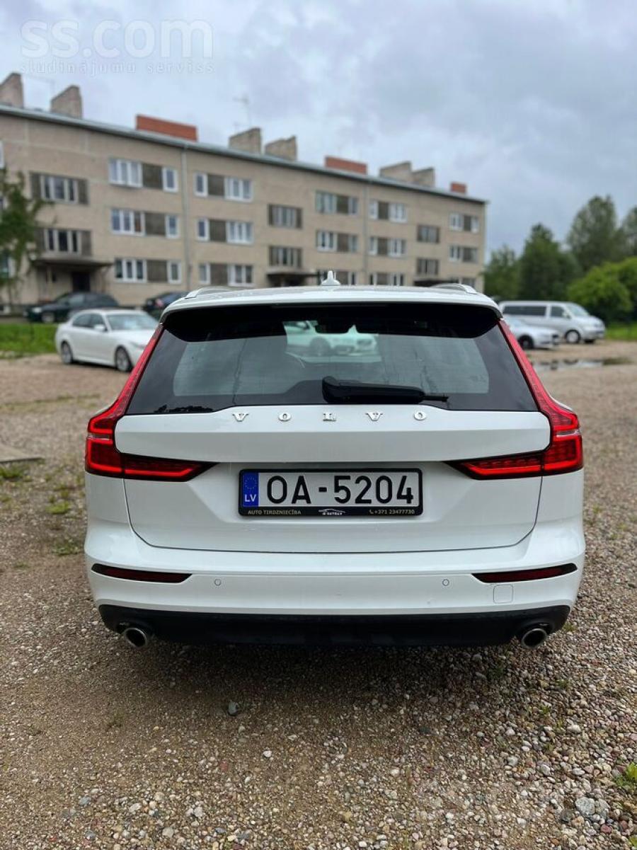 Balts Volvo V60 2019 Kuldīga, ar dzinēja tilpumu 2.00 L un nobraukumu 305 tūkst. km par 13090 €, foto 8 vietnē AUTOMOTO.COM.LV