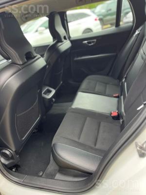 Balts Volvo V60 2019 Kuldīga, ar dzinēja tilpumu 2.00 L un nobraukumu 305 tūkst. km par 13090 €, foto 11 vietnē AUTOMOTO.COM.LV