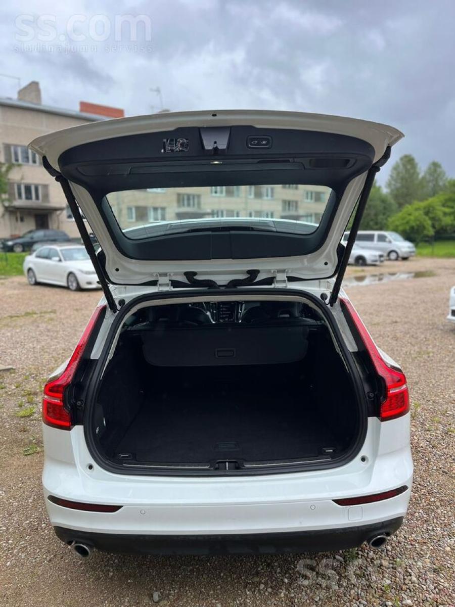 Balts Volvo V60 2019 Kuldīga, ar dzinēja tilpumu 2.00 L un nobraukumu 305 tūkst. km par 13090 €, foto 12 vietnē AUTOMOTO.COM.LV