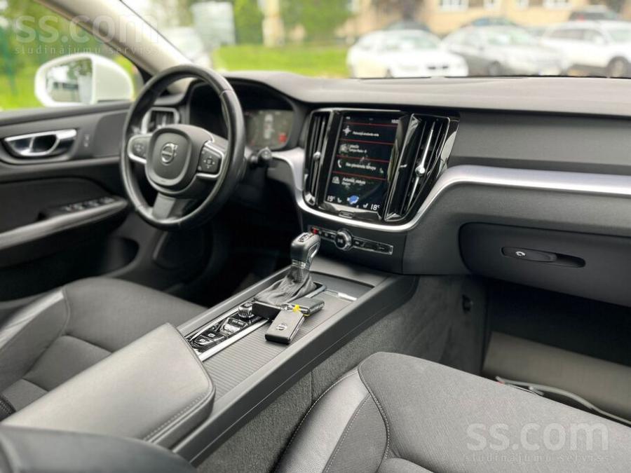 Balts Volvo V60 2019 Kuldīga, ar dzinēja tilpumu 2.00 L un nobraukumu 305 tūkst. km par 13090 €, foto 14 vietnē AUTOMOTO.COM.LV