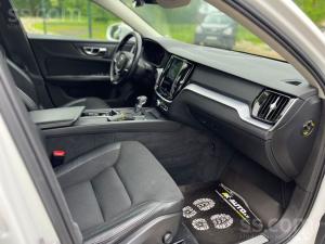 Balts Volvo V60 2019 Kuldīga, ar dzinēja tilpumu 2.00 L un nobraukumu 305 tūkst. km par 13090 €, foto 15 vietnē AUTOMOTO.COM.LV