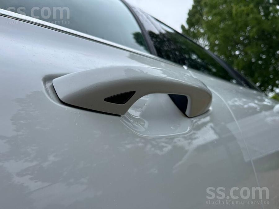 Balts Volvo V60 2019 Kuldīga, ar dzinēja tilpumu 2.00 L un nobraukumu 305 tūkst. km par 13090 €, foto 22 vietnē AUTOMOTO.COM.LV