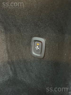 Balts Volvo V60 2019 Kuldīga, ar dzinēja tilpumu 2.00 L un nobraukumu 305 tūkst. km par 13090 €, foto 24 vietnē AUTOMOTO.COM.LV