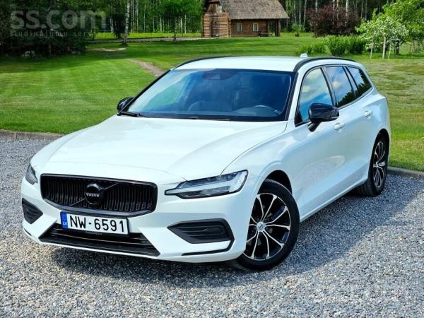 White Volvo V60 2019 in Ogre, with an engine capacity of 2.00 L and mileage of 211 thousand km for 12500 €, photo 3 on AUTOMOTO.COM.LV