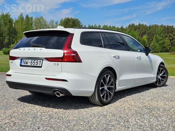 White Volvo V60 2019 in Ogre, with an engine capacity of 2.00 L and mileage of 211 thousand km for 12500 €, photo 6 on AUTOMOTO.COM.LV