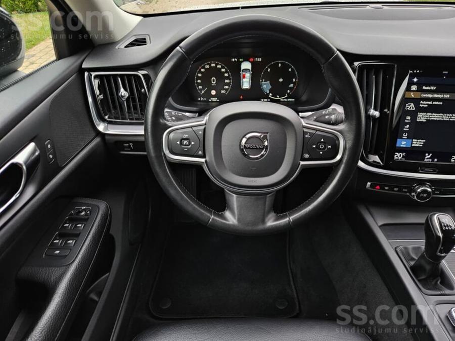White Volvo V60 2019 in Ogre, with an engine capacity of 2.00 L and mileage of 211 thousand km for 12500 €, photo 9 on AUTOMOTO.COM.LV