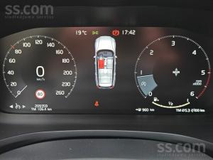 White Volvo V60 2019 in Ogre, with an engine capacity of 2.00 L and mileage of 211 thousand km for 12500 €, photo 10 on AUTOMOTO.COM.LV