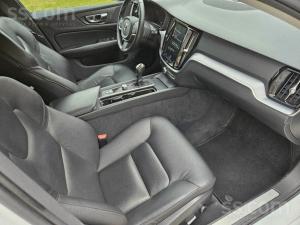 White Volvo V60 2019 in Ogre, with an engine capacity of 2.00 L and mileage of 211 thousand km for 12500 €, photo 13 on AUTOMOTO.COM.LV