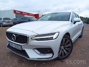 Balts Volvo V60 2019 Daugavpils, ar dzinēja tilpumu 2.00 L un nobraukumu 0 tūkst. km par 15400 €, foto  vietnē AUTOMOTO.COM.LV