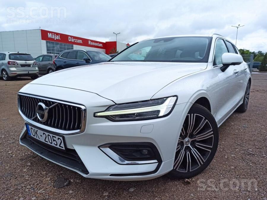 Balts Volvo V60 2019 Daugavpils, ar dzinēja tilpumu 2.00 L un nobraukumu 0 tūkst. km par 15400 €, foto 1 vietnē AUTOMOTO.COM.LV