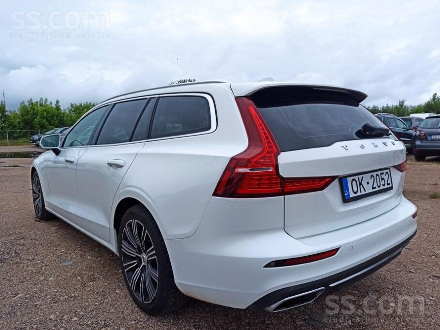 Balts Volvo V60 2019 Daugavpils, ar dzinēja tilpumu 2.00 L un nobraukumu 0 tūkst. km par 15400 €, foto 6 vietnē AUTOMOTO.COM.LV