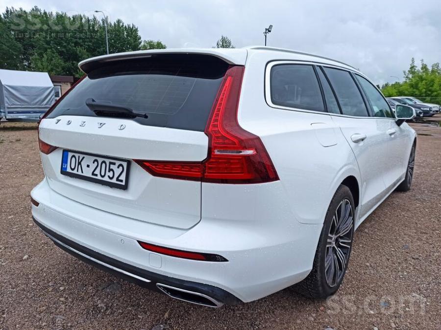 Balts Volvo V60 2019 Daugavpils, ar dzinēja tilpumu 2.00 L un nobraukumu 0 tūkst. km par 15400 €, foto 8 vietnē AUTOMOTO.COM.LV
