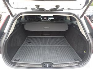 Balts Volvo V60 2019 Daugavpils, ar dzinēja tilpumu 2.00 L un nobraukumu 0 tūkst. km par 15400 €, foto 10 vietnē AUTOMOTO.COM.LV