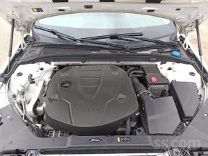 Balts Volvo V60 2019 Daugavpils, ar dzinēja tilpumu 2.00 L un nobraukumu 0 tūkst. km par 15400 €, foto 14 vietnē AUTOMOTO.COM.LV